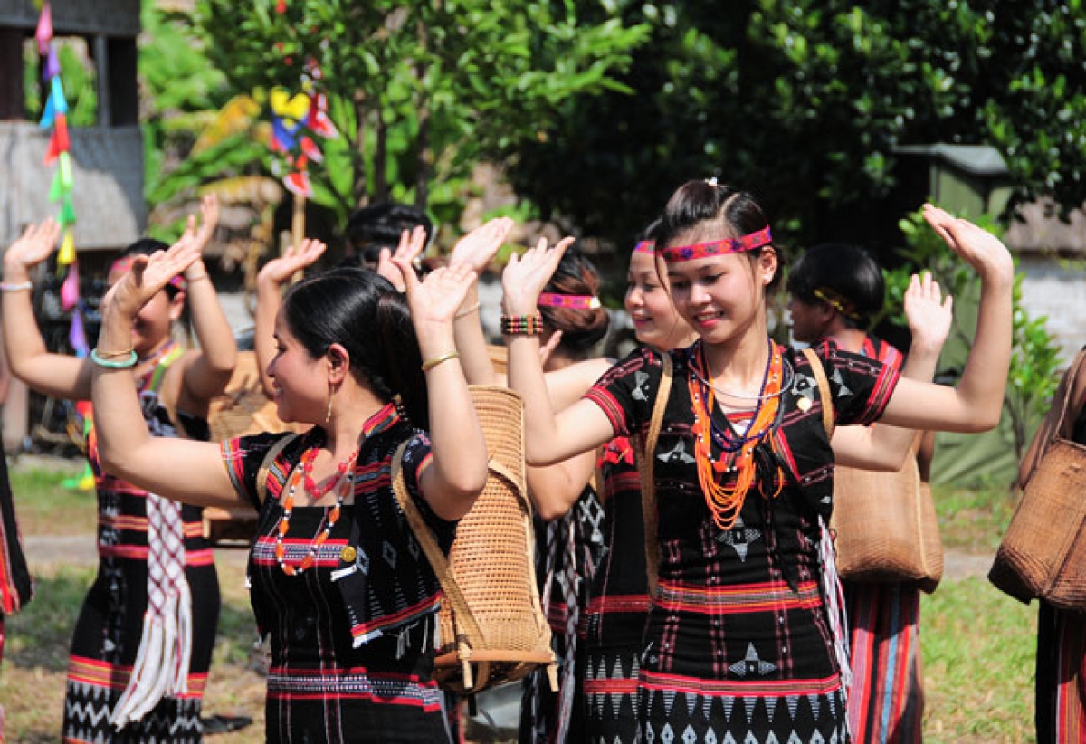 TÂN TUNG DA DẶ- VŨ ĐIỆU CƠ TU | VOV4.VOV.VN