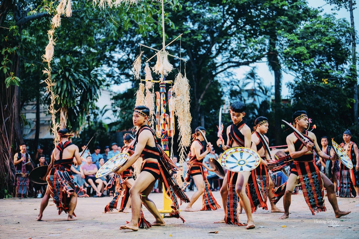 TÂN TUNG DA DẶ- VŨ ĐIỆU CƠ TU | VOV4.VOV.VN