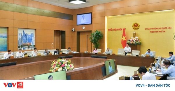 THƯỜNG VỤ QUỐC HỘI ĐOỌNG BỌOP P’RÁ ĐĂH BH’RỢ ZÊL, CHA GROONG T’TÔNG K ...